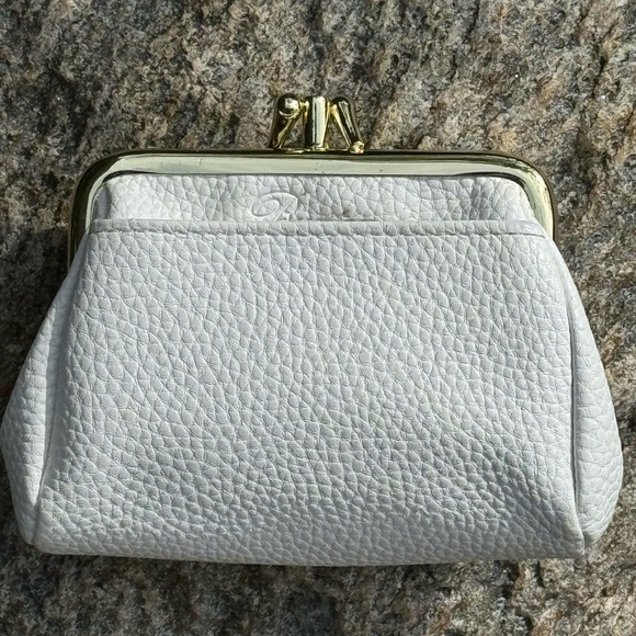 Buxton | Bags | Buxton White Pebble Leather Double Kiss Lock Coin Pouch ...